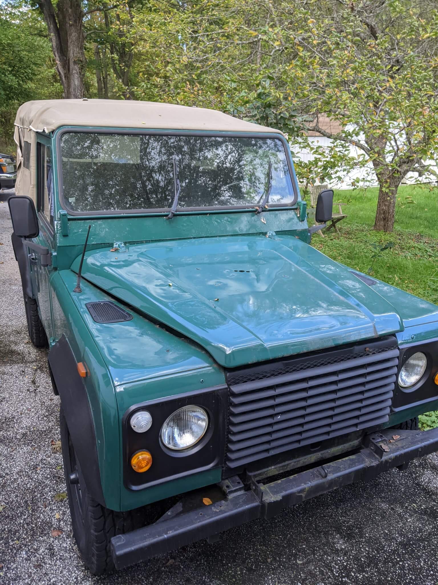 Hunting Land Rover Defenders | jamzDOTnet